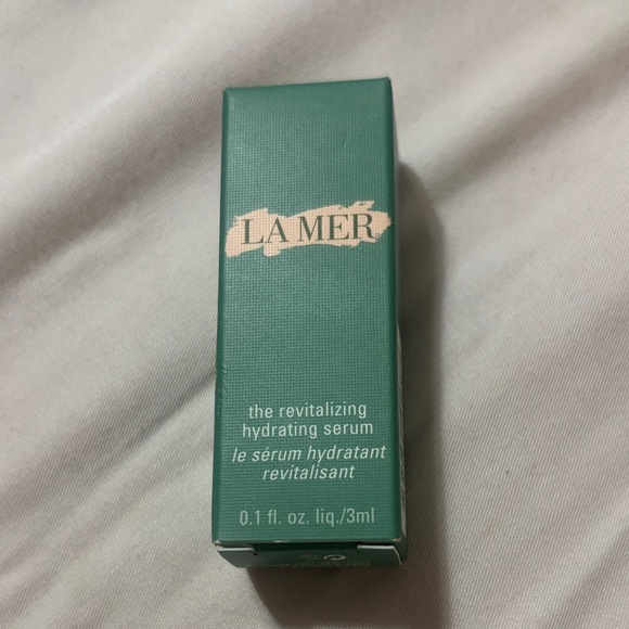 La Mer | Skincare | 35 La Mer Hydrating Serum In Green Packaging | Poshmark
